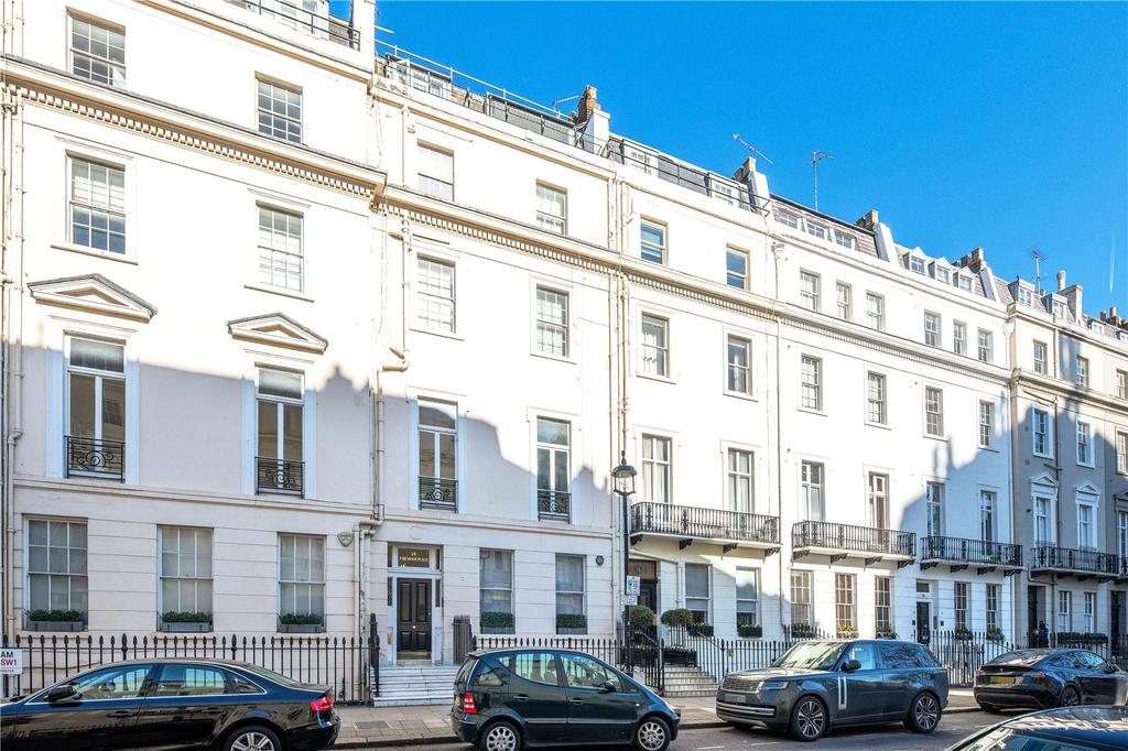 Chesham Place, London, SW1X 2 bed apartment - £1,775,000