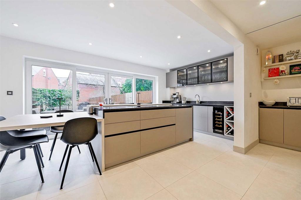 Longbourn, Windsor, Berkshire, SL4 4 bed terraced house - £995,000
