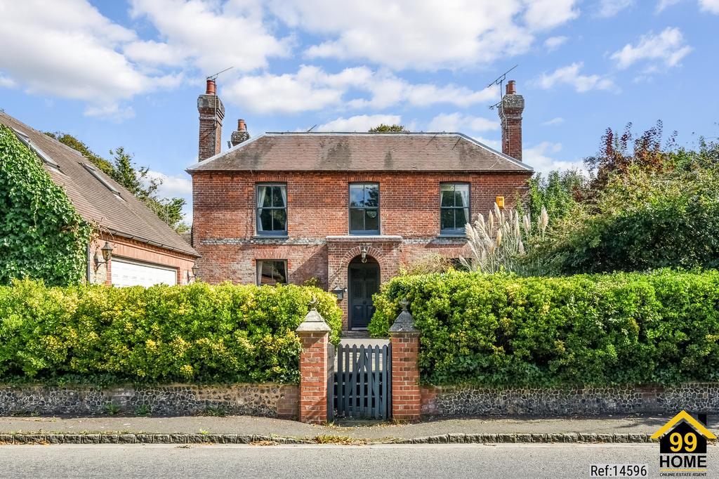 Lyminster Road, Arundel, West Sussex... 5 bed detached house - £1,000,000
