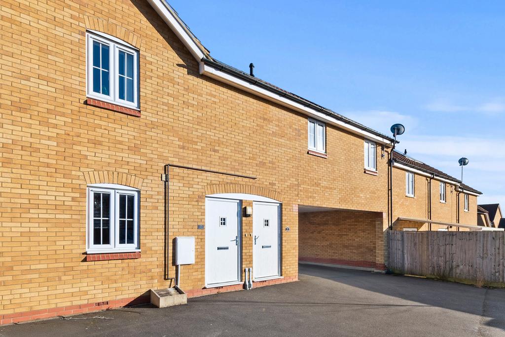 Lily Close, Burton Latimer, NN15 2 bed apartment - £180,000