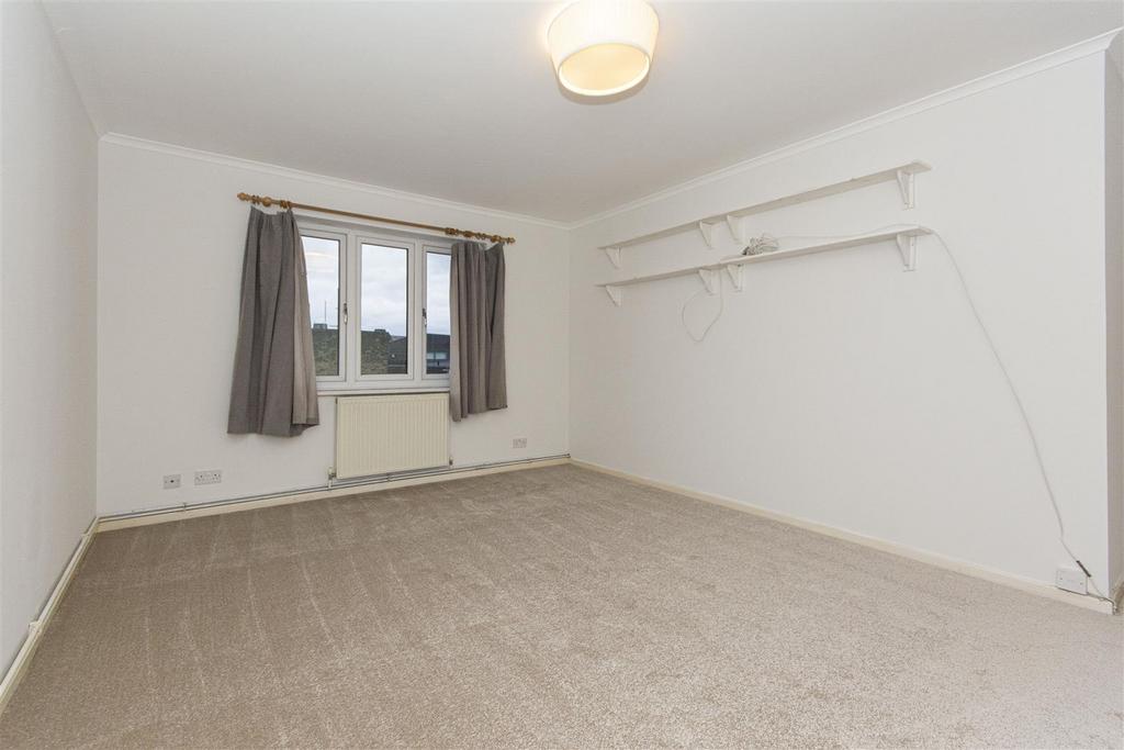 Dewar Street, Peckham Rye SE15 2 bed flat - £1,850 pcm (£427 pw)