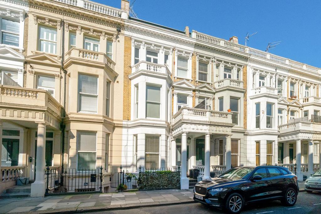 Fairholme Road, London W14 3 bed flat for sale - £995,000