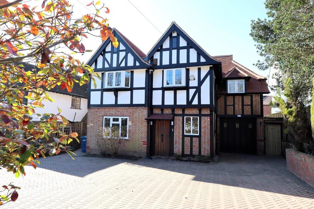 Stanmore Hill, Stanmore HA7 5 bed detached house to rent - £4,750 pcm ...