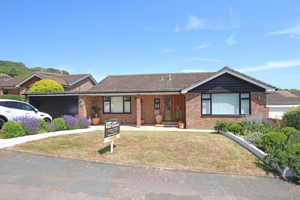Wells Close, Eastbourne, BN20 7TX 3 bed detached bungalow - £850,000