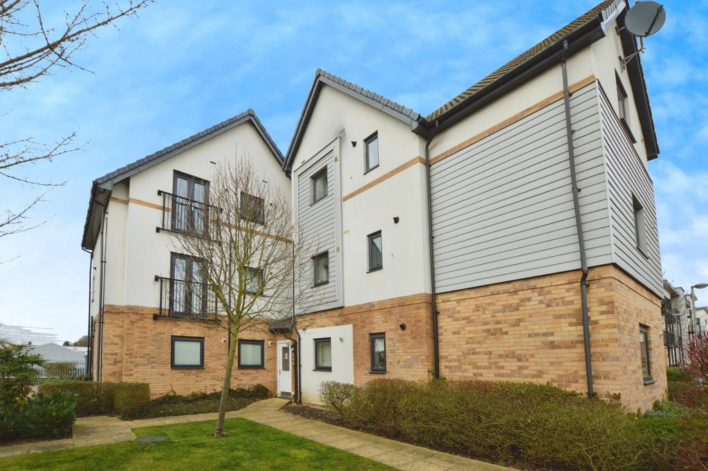 Sovereign Place, Hatfield, AL9 2 bed flat for sale - £300,000