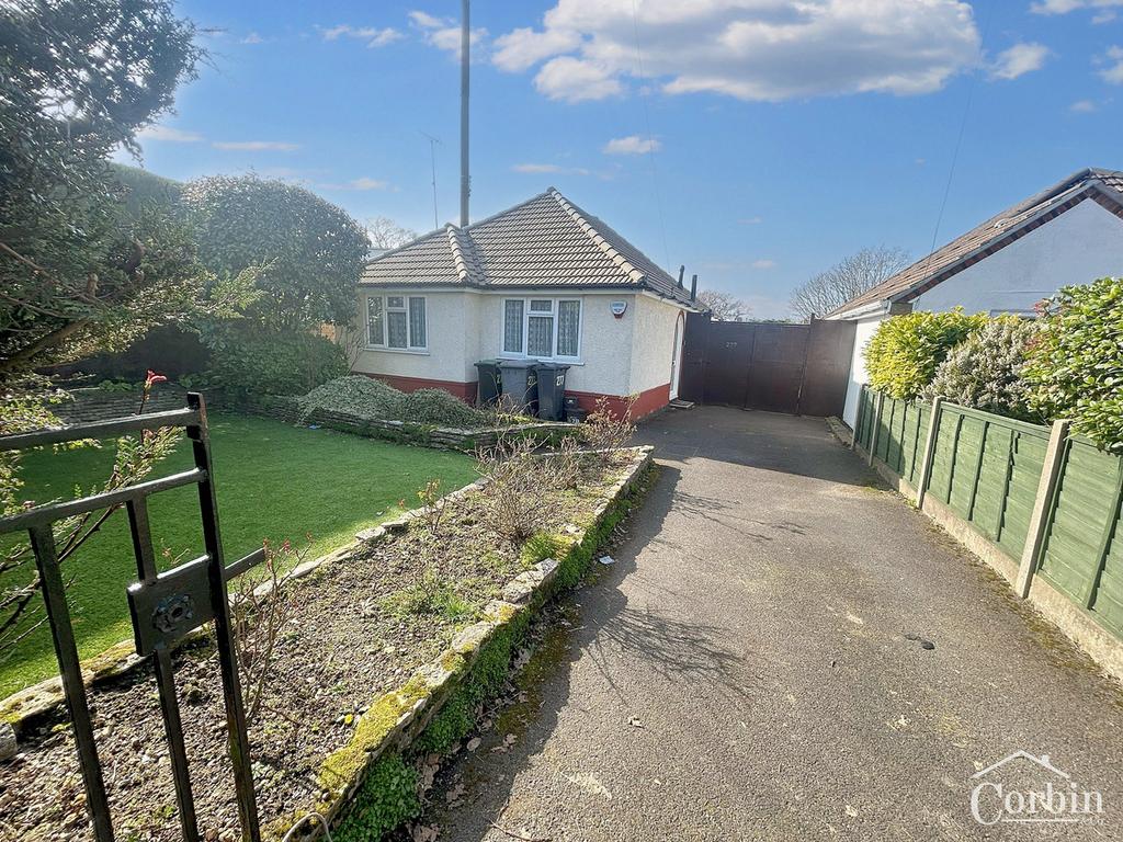 Kinson Road, Bournemouth, BH10 5 2 bed detached bungalow for sale - £ ...
