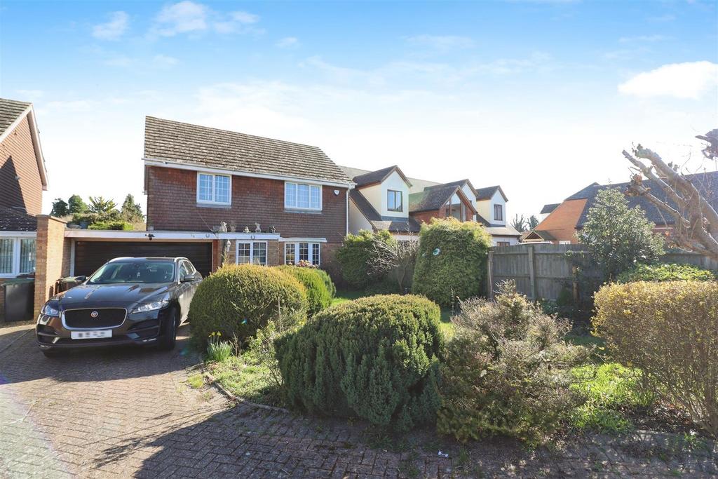 Avenue Road, Rushden NN10 4 bed detached house for sale - £465,000