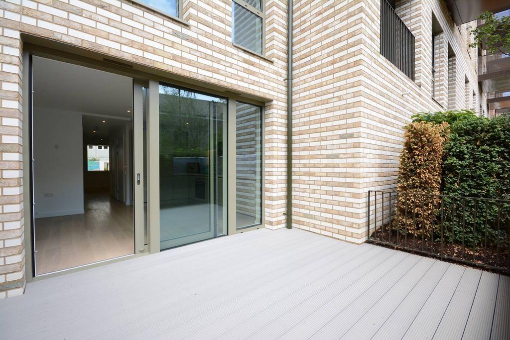 Heygate Street, Elephant and Castle... 3 bed flat to rent - £5,000 pcm ...