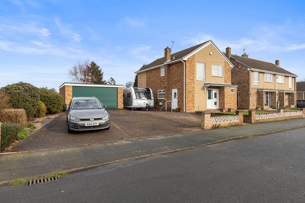 Cumbrian Way, Wakefield, WF2 3 bed detached house for sale - £350,000