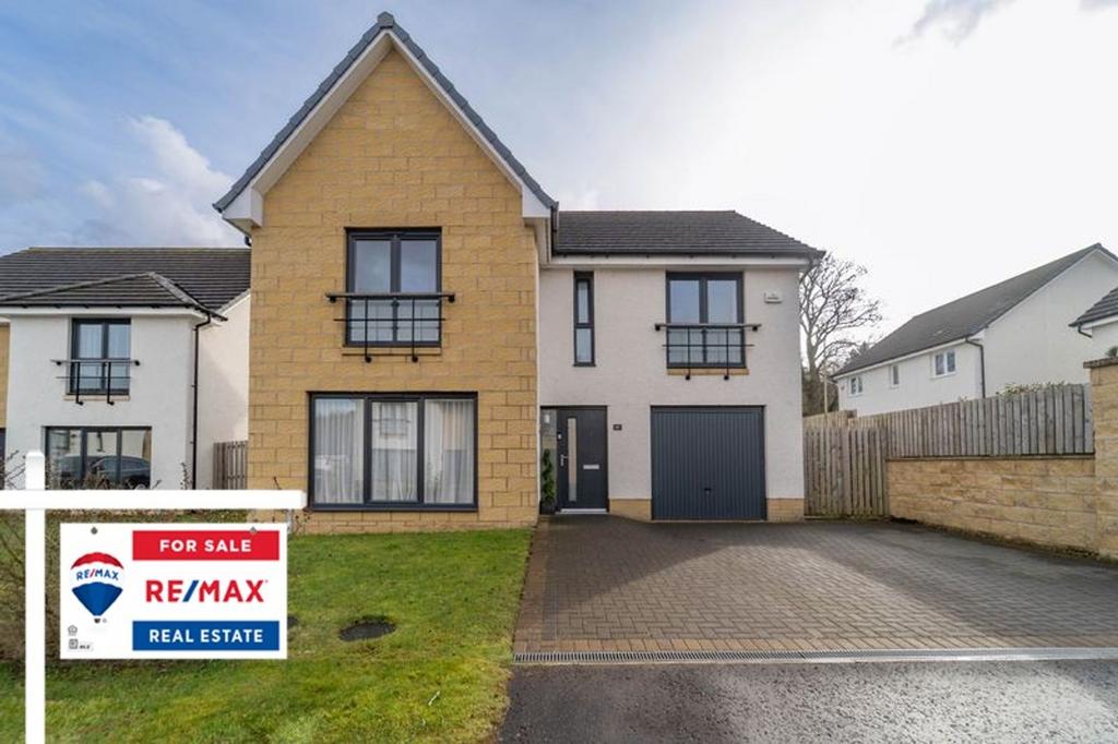 New Calder Mill Road, Livingston EH54 4 bed house for sale - £390,000