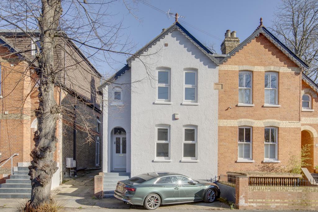 Grenfell Road, Maidenhead, Berkshire... 3 bed semi-detached house for ...