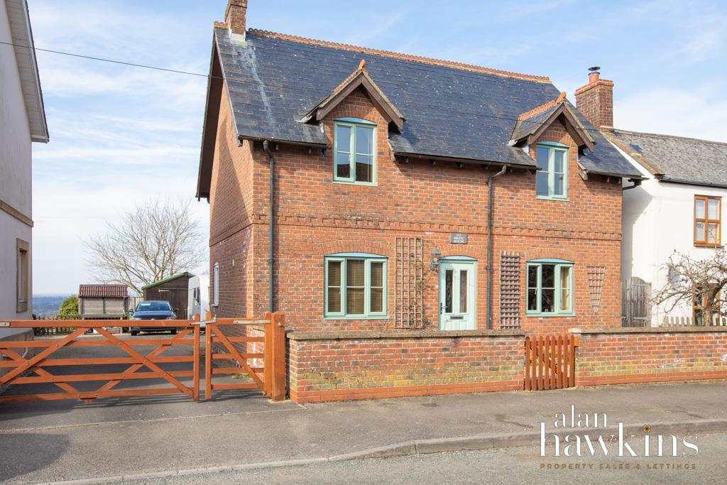 Bradenstoke SN15 4 4 bed detached house for sale - £599,995