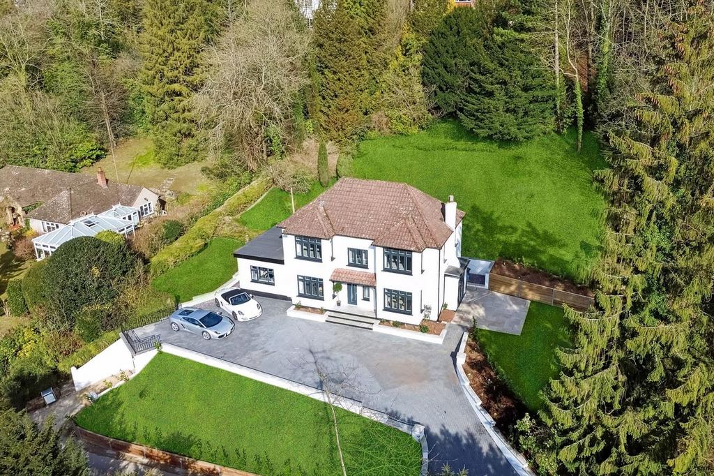 Welcomes Road, Kenley CR8 5 bed detached house for sale - £1,250,000
