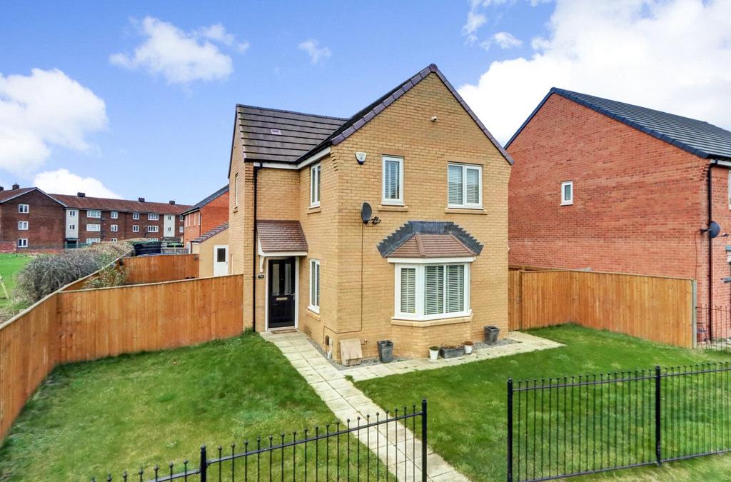 Lazonby Way, Tyne and Wear NE5 3 bed detached house - £240,000