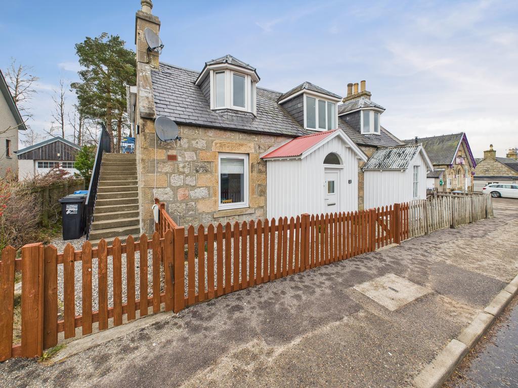 Craigview, Deshar Road, Boat of Garten 3 bed apartment - £210,000