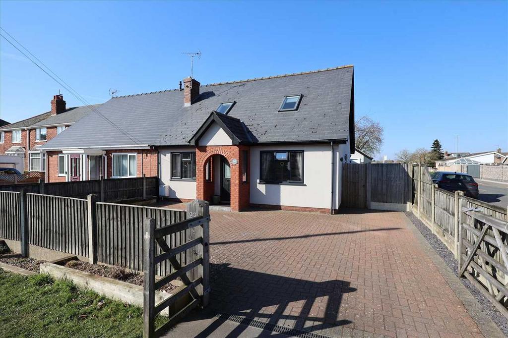 Lincoln Road, North Hykeham 5 bed detached house for sale - £395,000