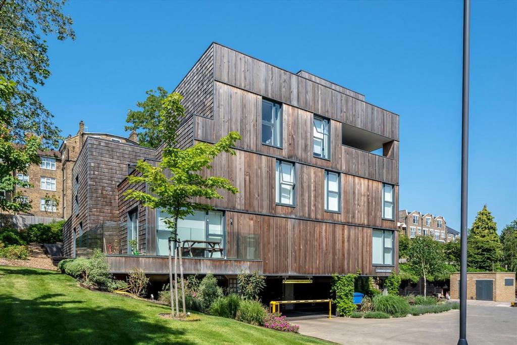 Churchwood Gardens, London SE23 2 bed flat - £2,300 pcm (£531 pw)