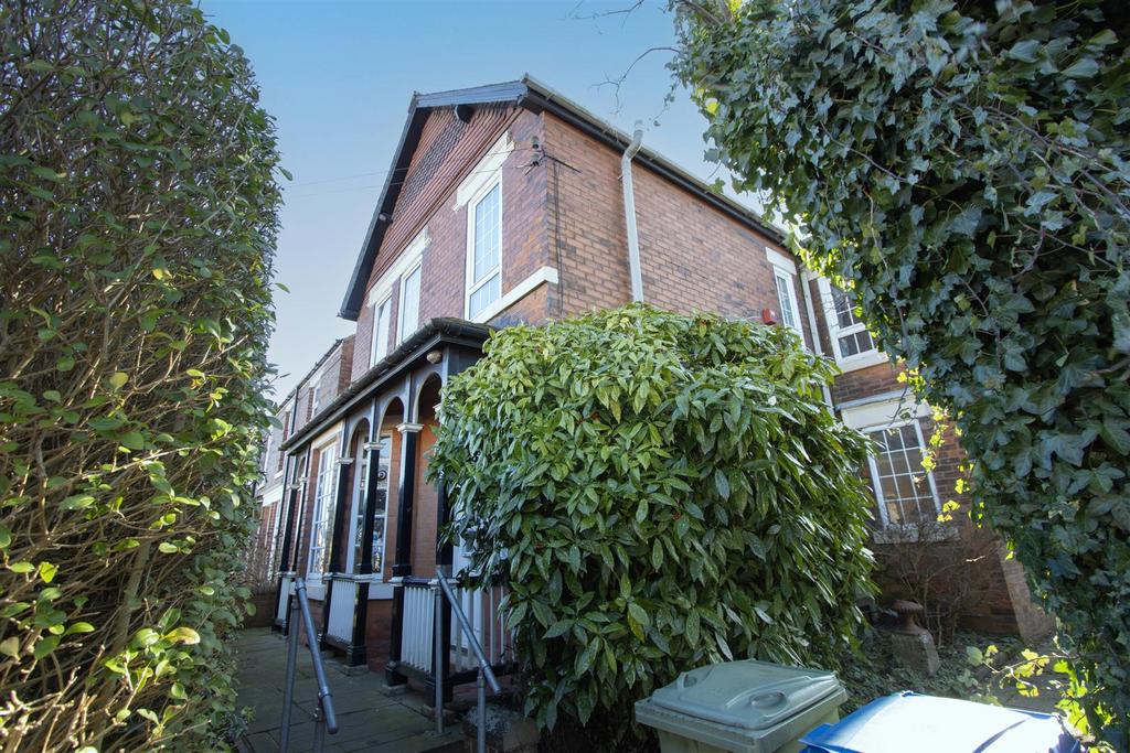Tapton View Road, Chesterfield 4 bed detached house for sale - £285,000