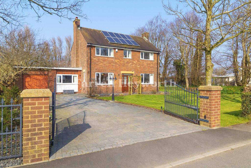 Pilling Lane, Poulton Le Fylde FY6 4 bed detached house for sale - £425,000