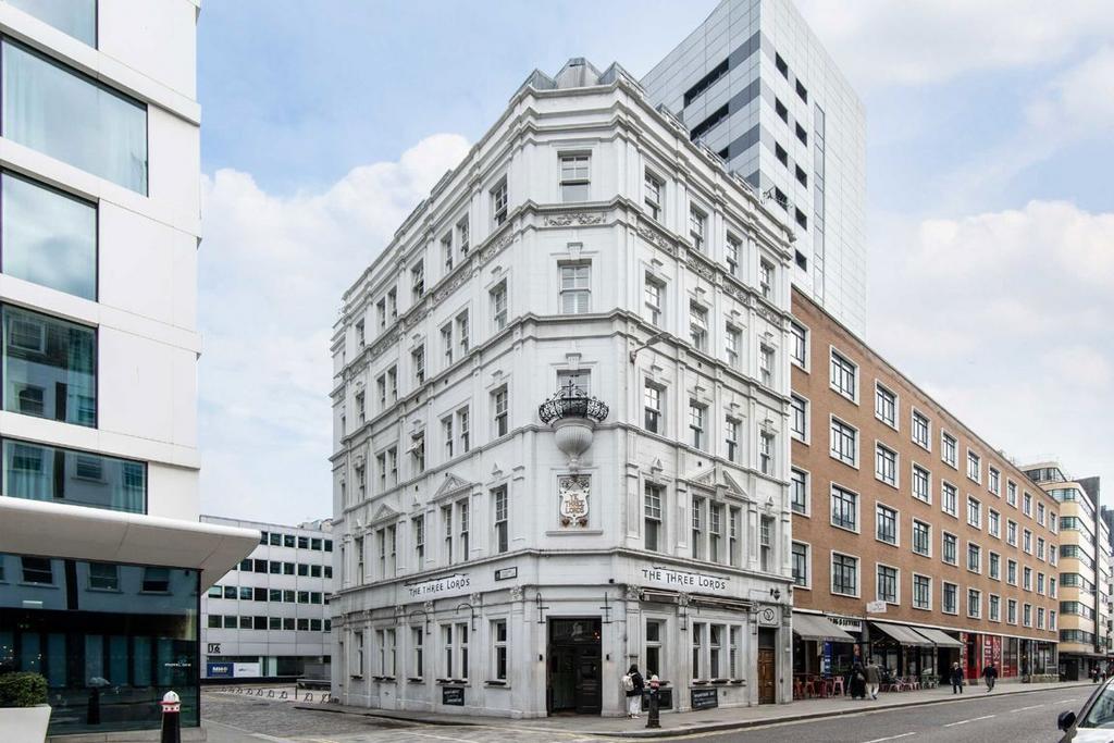 Minories, London EC3N 2 bed flat - £3,500 pcm (£808 pw)