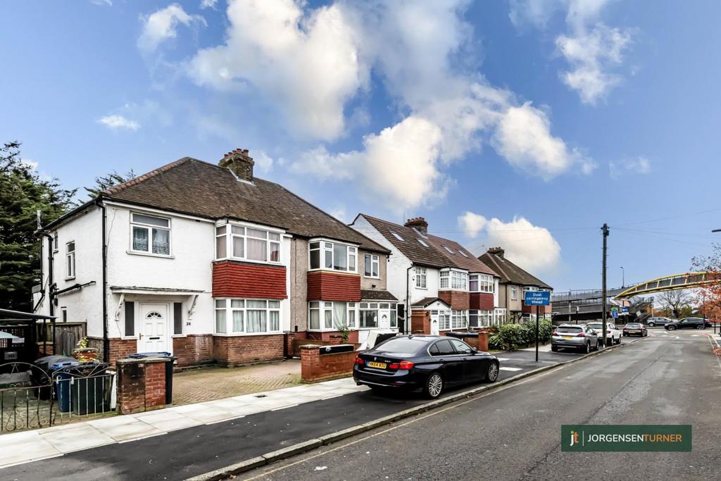 The Approach, Acton London, W3 7PS 4 bed semi-detached house - £725,000