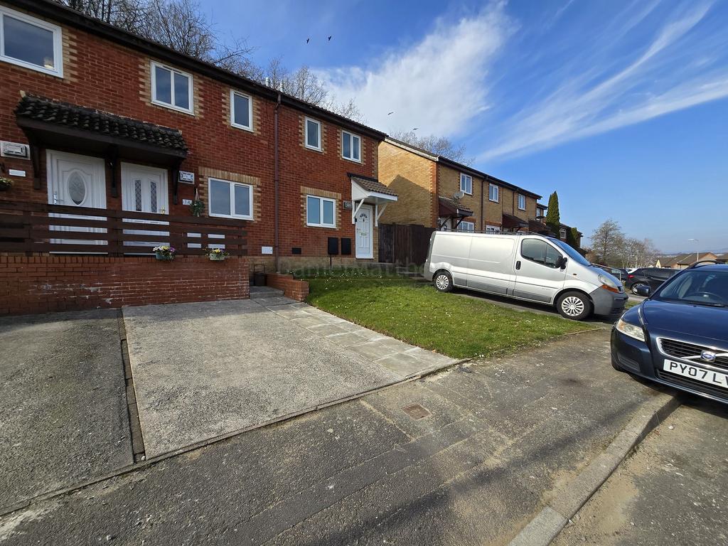 Oak Tree Court, Brackla, Bridgend... 2 bed terraced house - £151,000
