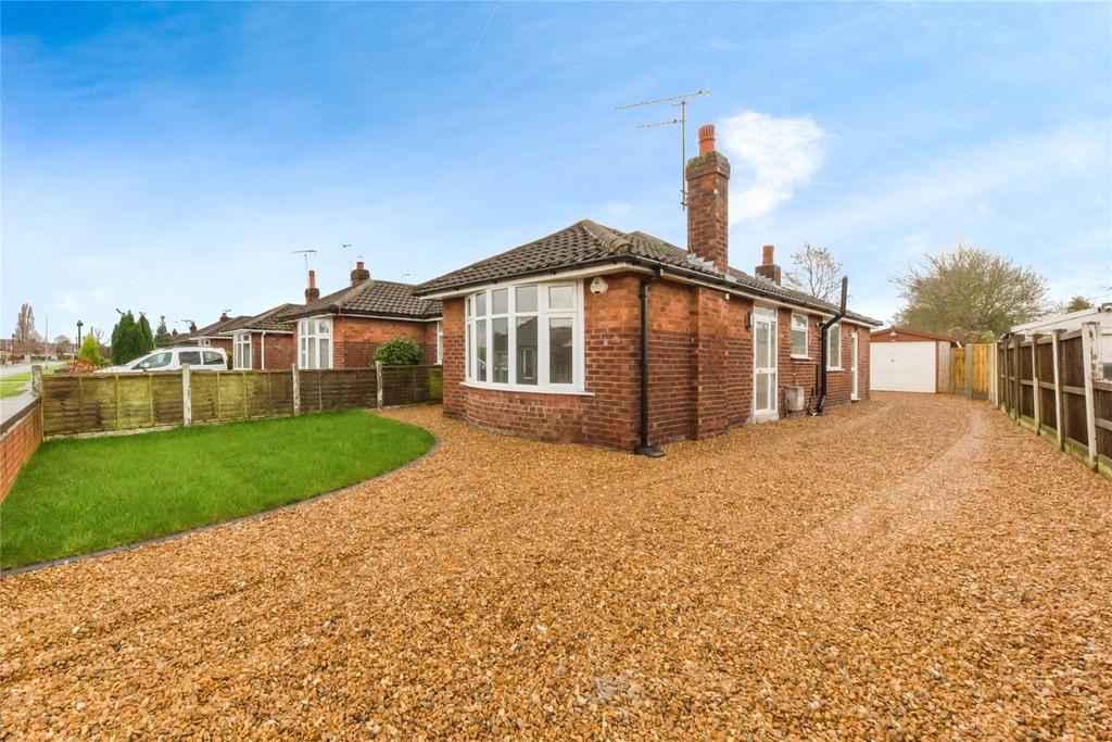 Marley Avenue, Crewe 2 bed semi-detached bungalow - £1,000 pcm (£231 pw)