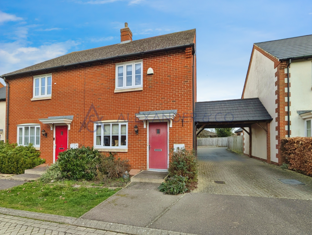 Bicester OX25 3 bed semi-detached house - £1,500 pcm (£346 pw)