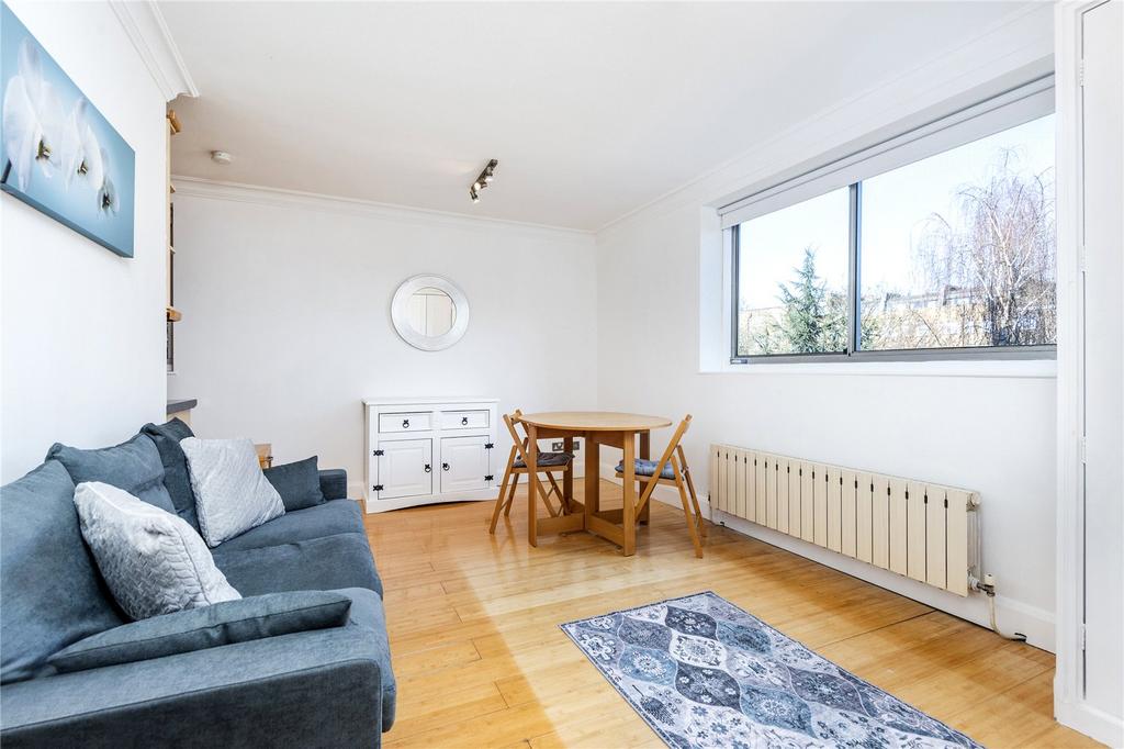 London SW5 Studio to rent - £2,080 pcm (£480 pw)