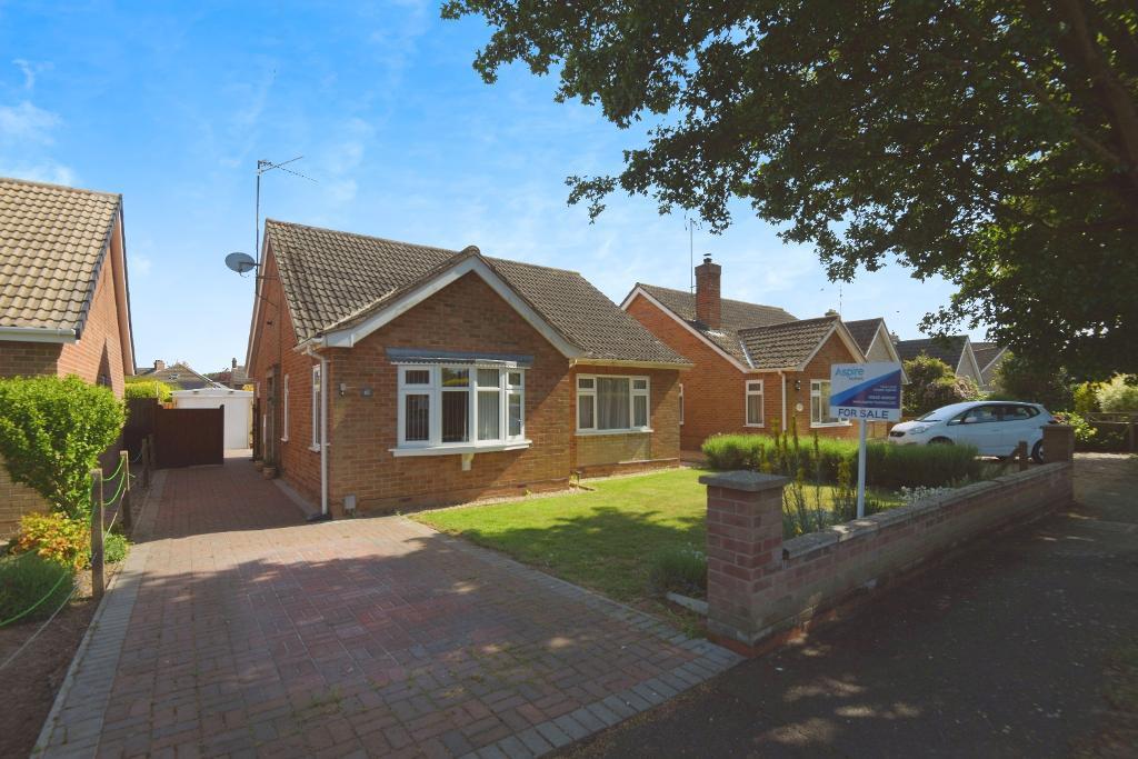 Eighth Avenue, Wisbech, PE13 2BW 3 bed detached bungalow - £275,000