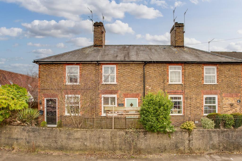 Station Road, Loudwater, HP10 2 bed terraced house for sale - £335,000