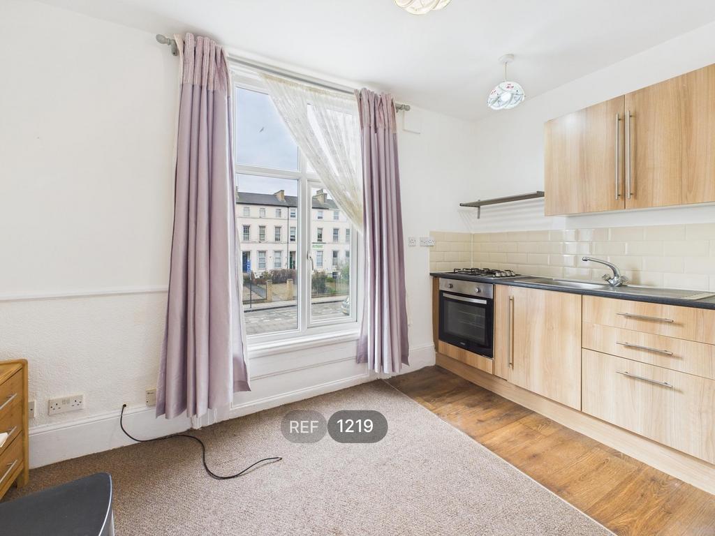 74-76 Spring Bank, Hull, HU3 1AB 1 bed apartment - £475 pcm (£110 pw)