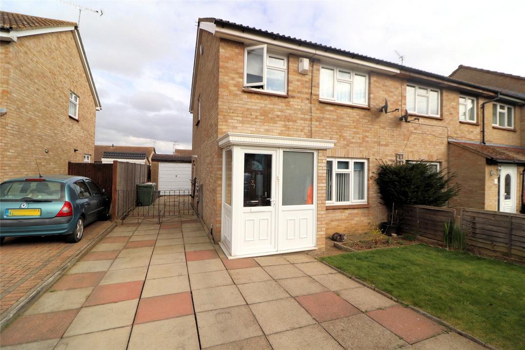 Wyatt Road, Crayford, Dartford, DA1 3 bed semi-detached house - £390,000