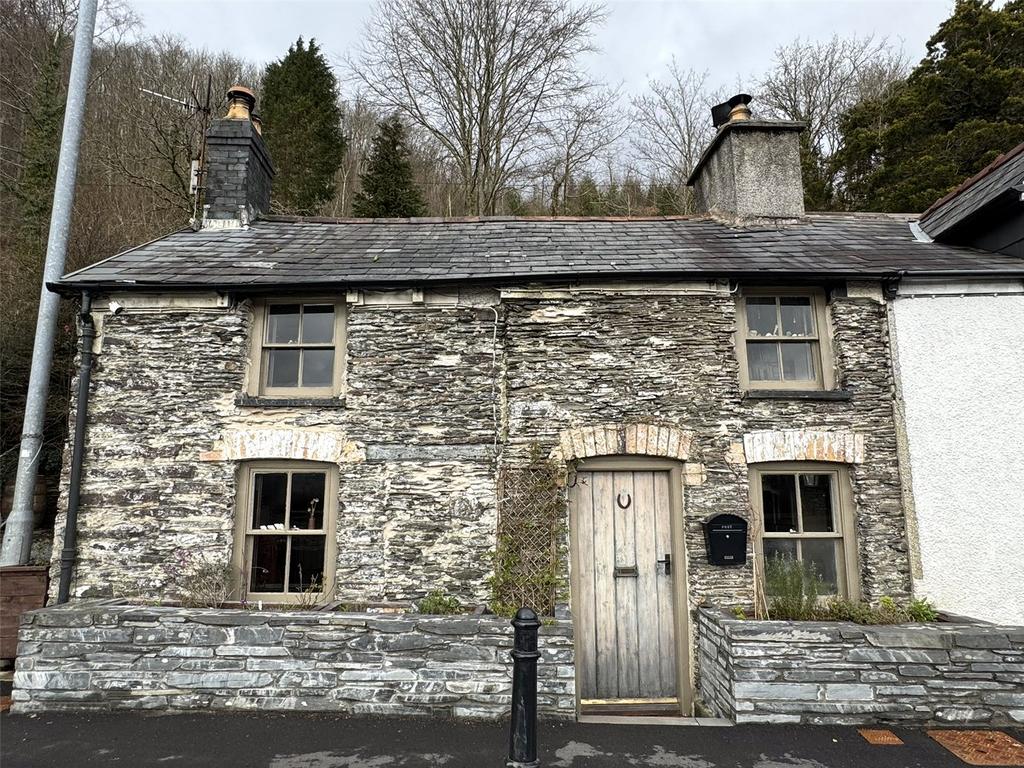 Pont Ar Ddyfi, Machynlleth, Gwynedd... 2 bed end of terrace house - £ ...