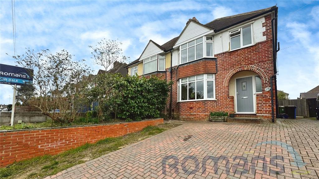 Lower Farnham Road, Aldershot, Hampshire 4 bed semi-detached house - £ ...