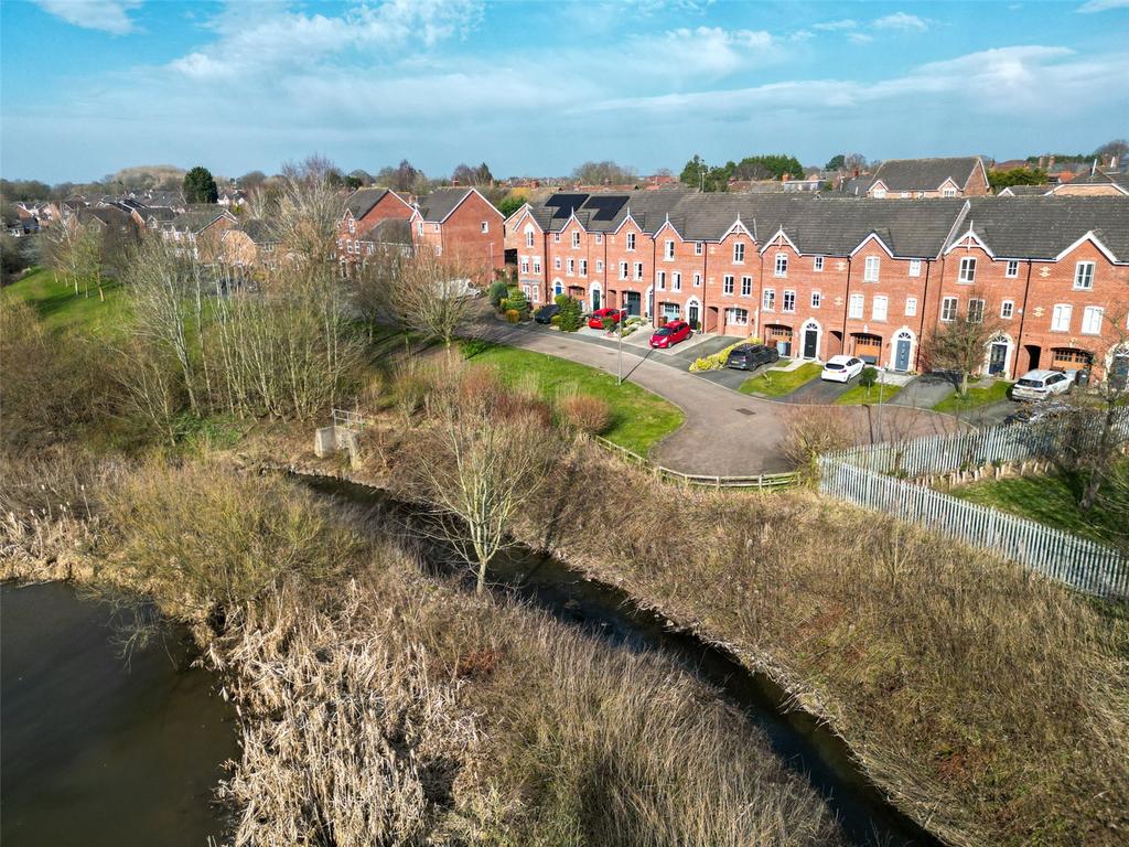 Hadrian Way, Middlewich 4 bed house for sale - £270,000