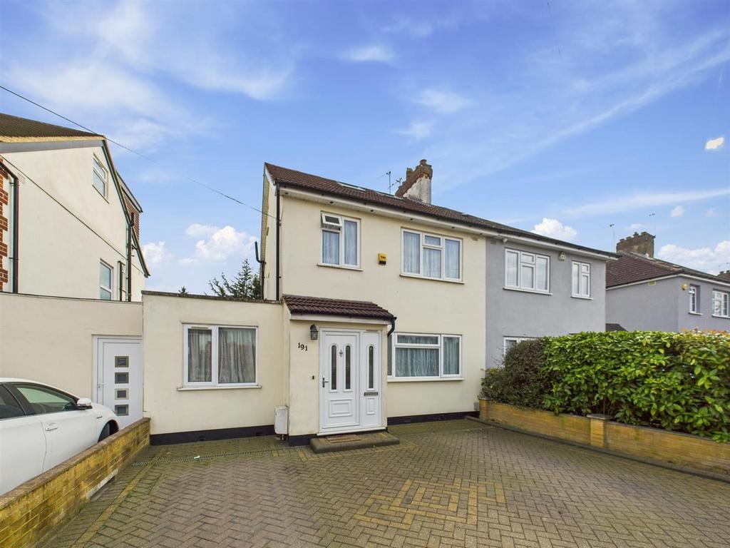 The Fairway, Ruislip HA4 5 bed semi-detached house for sale - £750,000