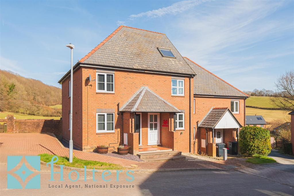 Heather Close, Newtown 3 bed semi-detached house - £185,000
