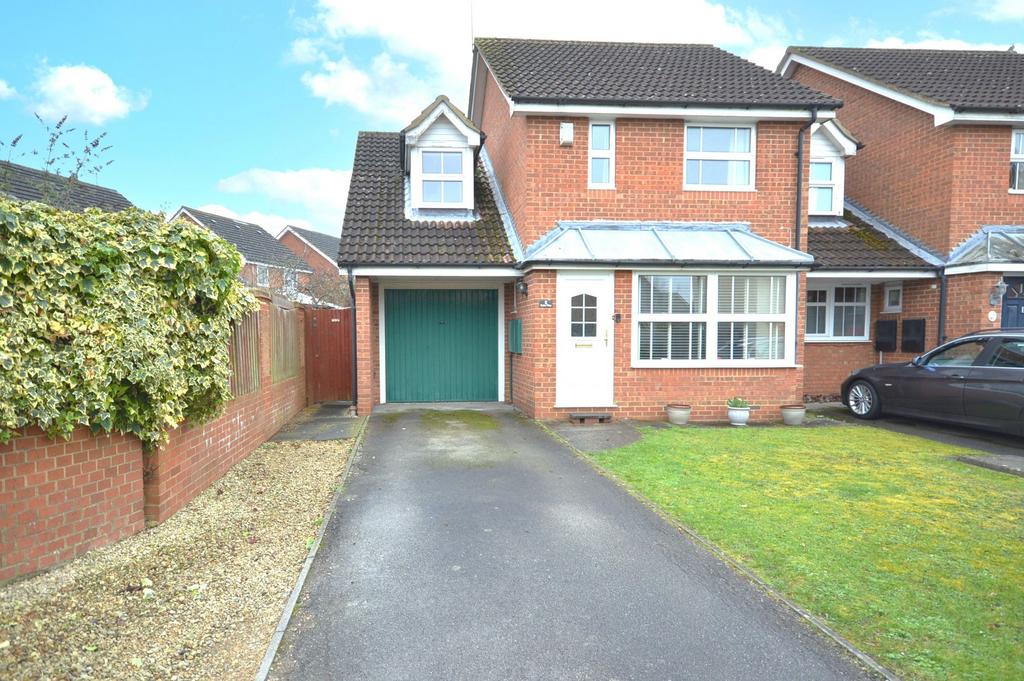 Rake Way, Aylesbury HP21 3 bed link detached house - £415,000