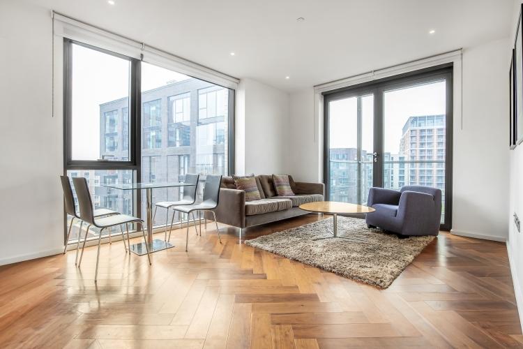 New Union Square London SW11 2 bed flat - £4,300 pcm (£992 pw)