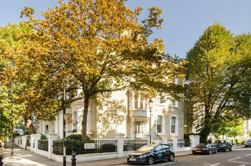 Tregunter Road, Chelsea, London, SW10 3 bed flat to rent - £10,617 pcm ...