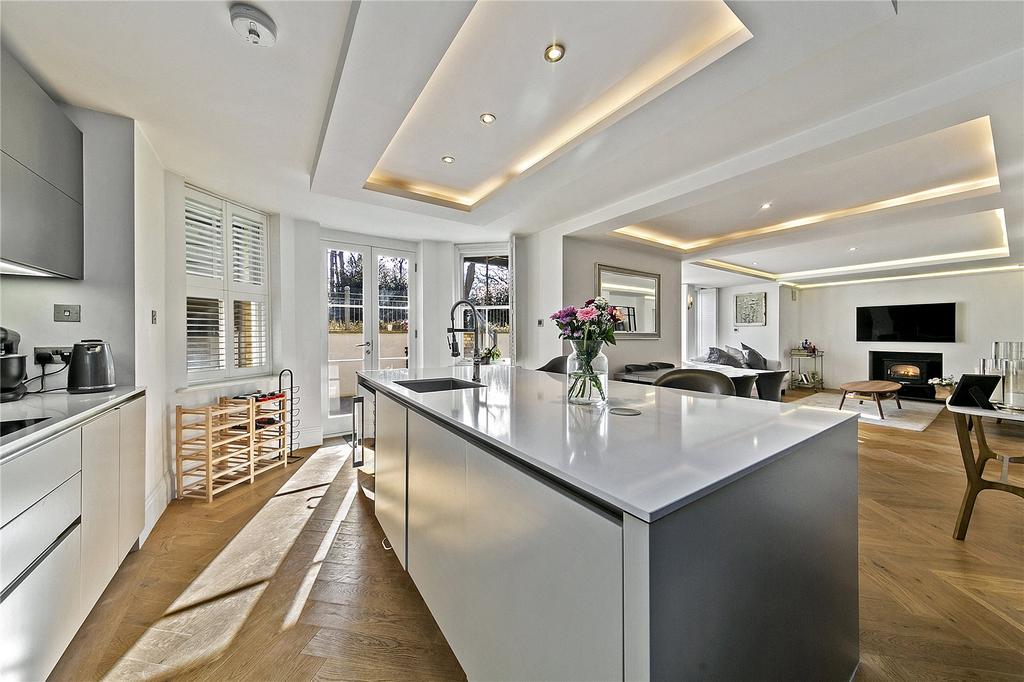 Saltburn House, 69 The Green... 2 bed apartment for sale - £850,000