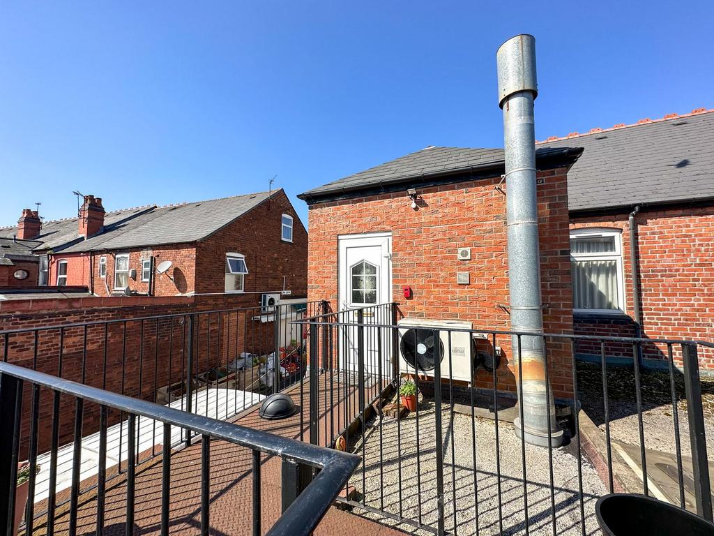 Windmill Lane, Smethwick, West... 2 bed flat - £700 pcm (£162 pw)