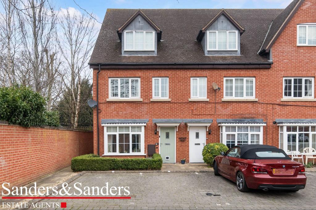 Flax Close, Alcester, B49 1 bed ground floor flat - £155,000