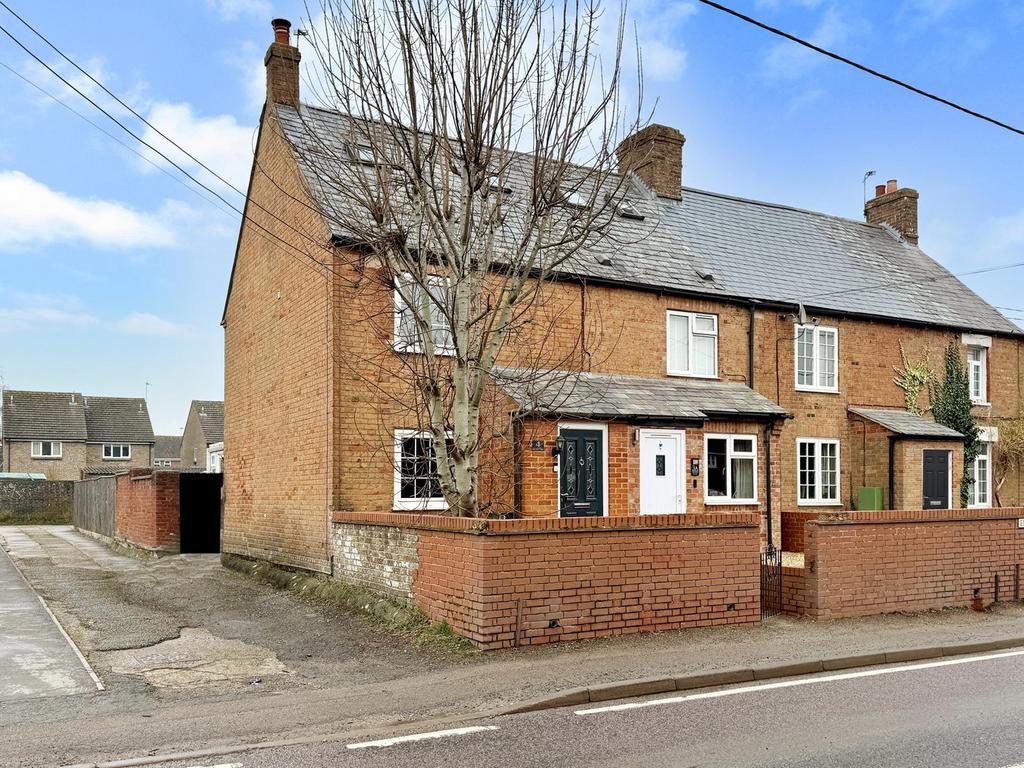 Challow Road, Wantage, OX12 3 bed end of terrace house - £350,000