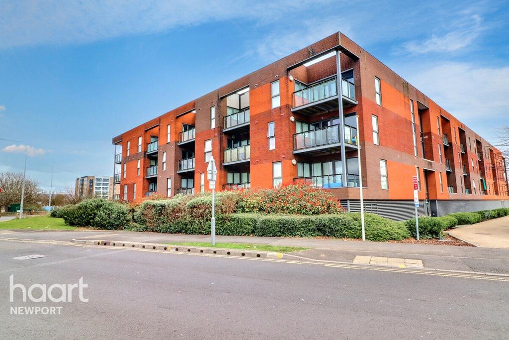 Usk Way, NEWPORT 2 bed apartment - £1,000 pcm (£231 pw)