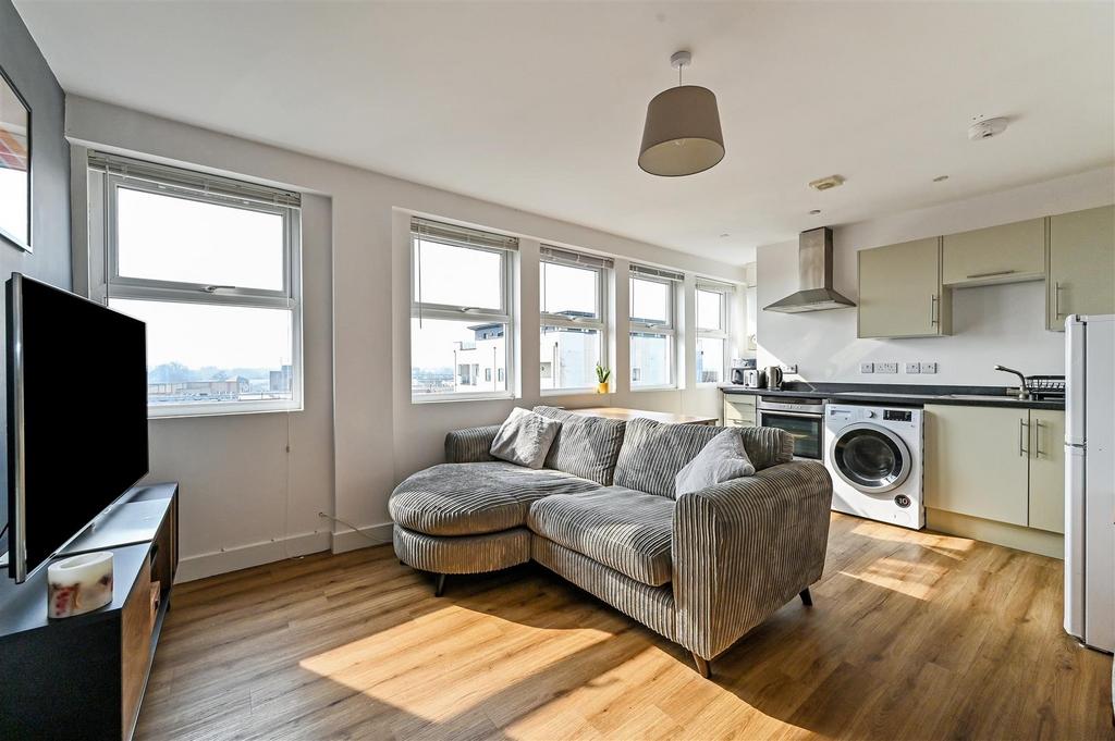 Hulbert Road, Waterlooville 1 bed flat for sale - £140,000
