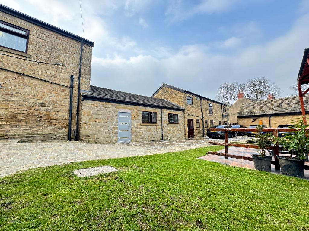 Wakefield Road, Leeds LS26 2 bed terraced house to rent - £1,500 pcm (£ ...