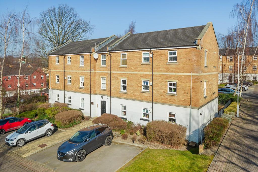 Charnley Drive, Leeds LS7 2 bed flat for sale - £200,000