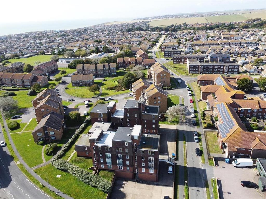 Balcombe Road, Peacehaven BN10 1 bed apartment - £1,000 pcm (£231 pw)